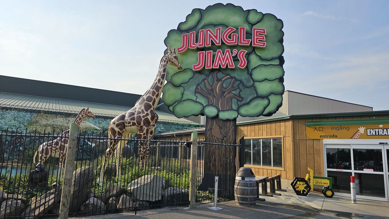 噂の巨大スーパーマーケット「Jungle Jim’s International Market」へ行ってみました！ | アメリカの田舎で暮らす ...